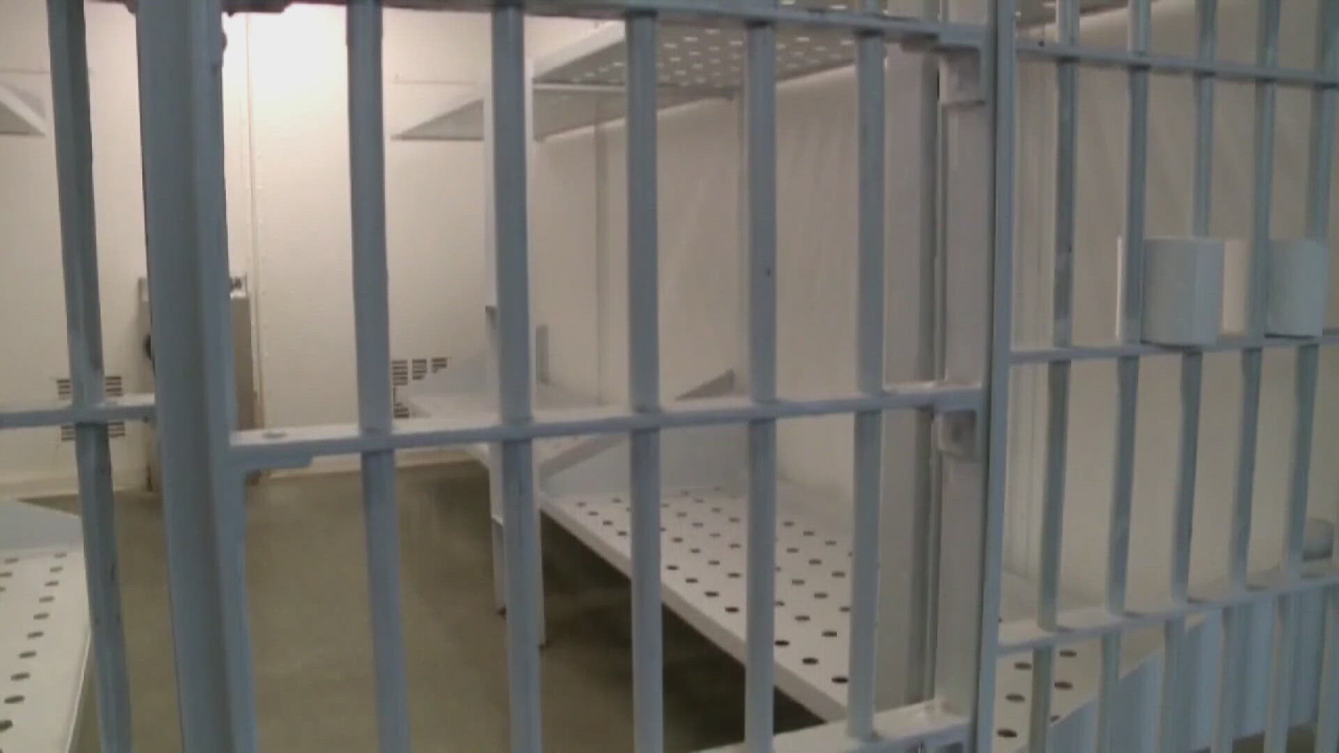 Mayor Lee Harris signs resolution preventing new jail in North Memphis ...