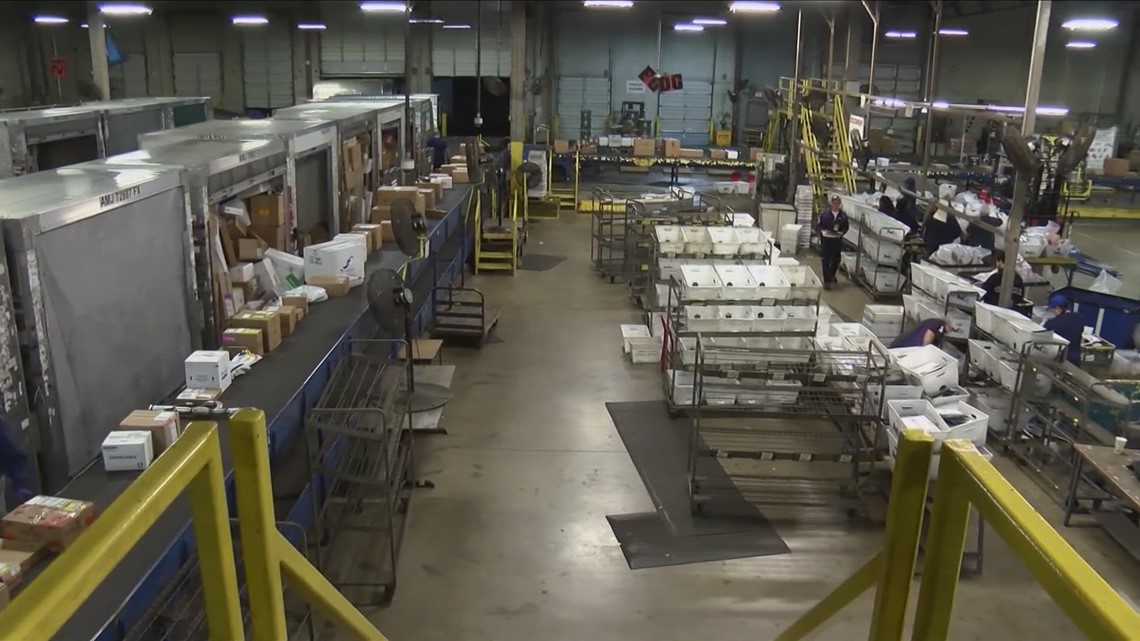 FedEx warns of package delays after severe weather at Memphis hub ...