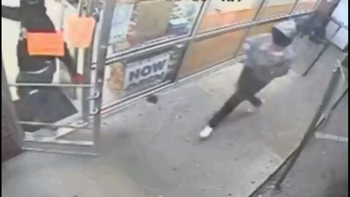 Memphis Police are trying to find two suspects caught on camera robbing ...