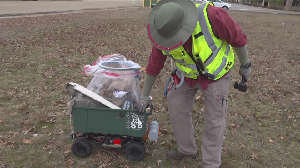 Memphis man picking up garbage across the city with the help of 'Litter ...