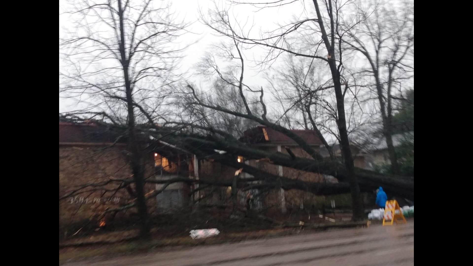 Storm damage leaves thousands without power in parts of Memphis ...