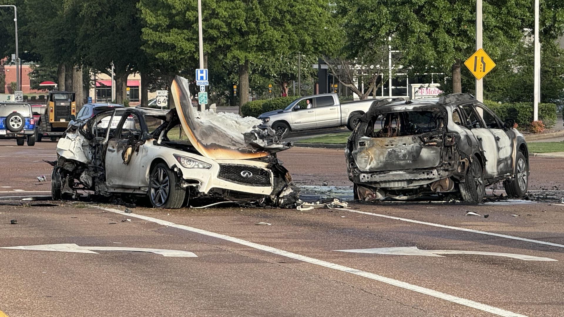 Crash leaves 2 cars on fire in northeast Memphis | localmemphis.com
