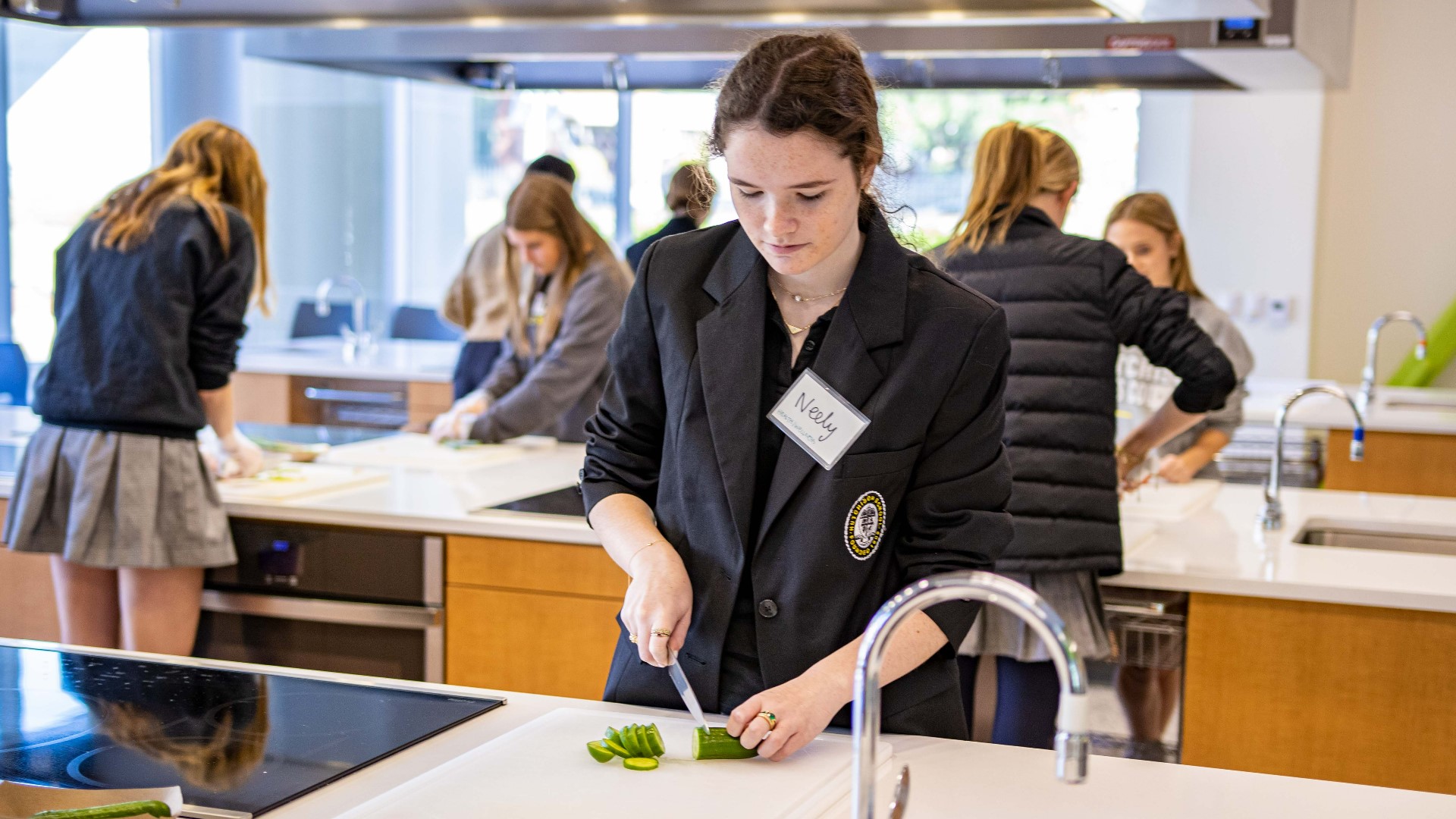 High school students take nutrition class at Memphis college ...