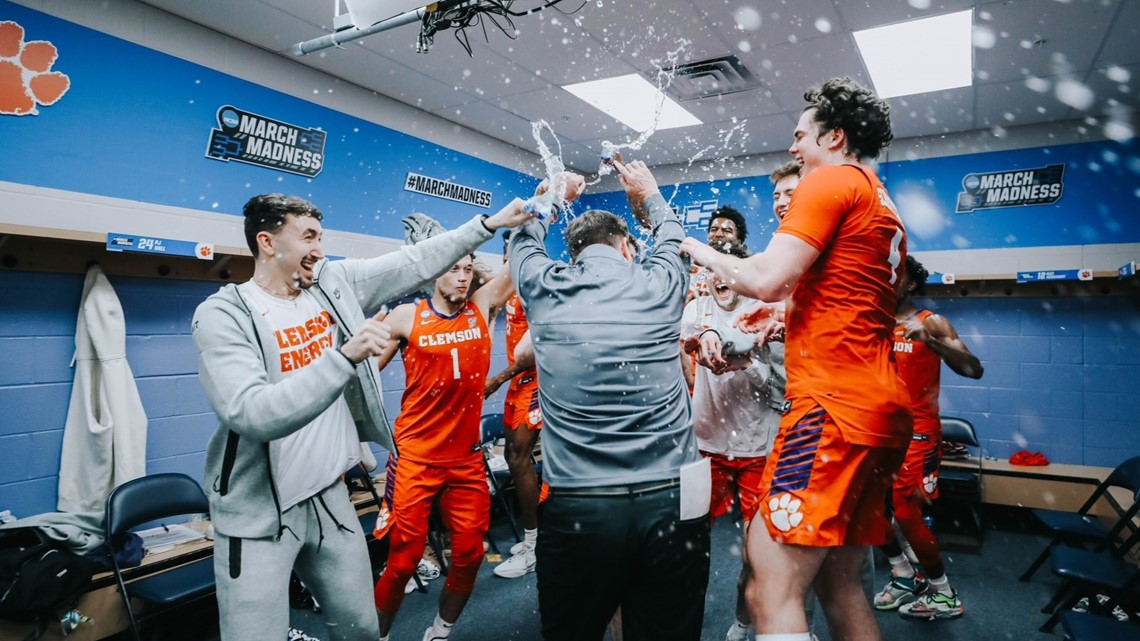 Houston and Clemson survive in Memphis and advance to Sweet 16 ...