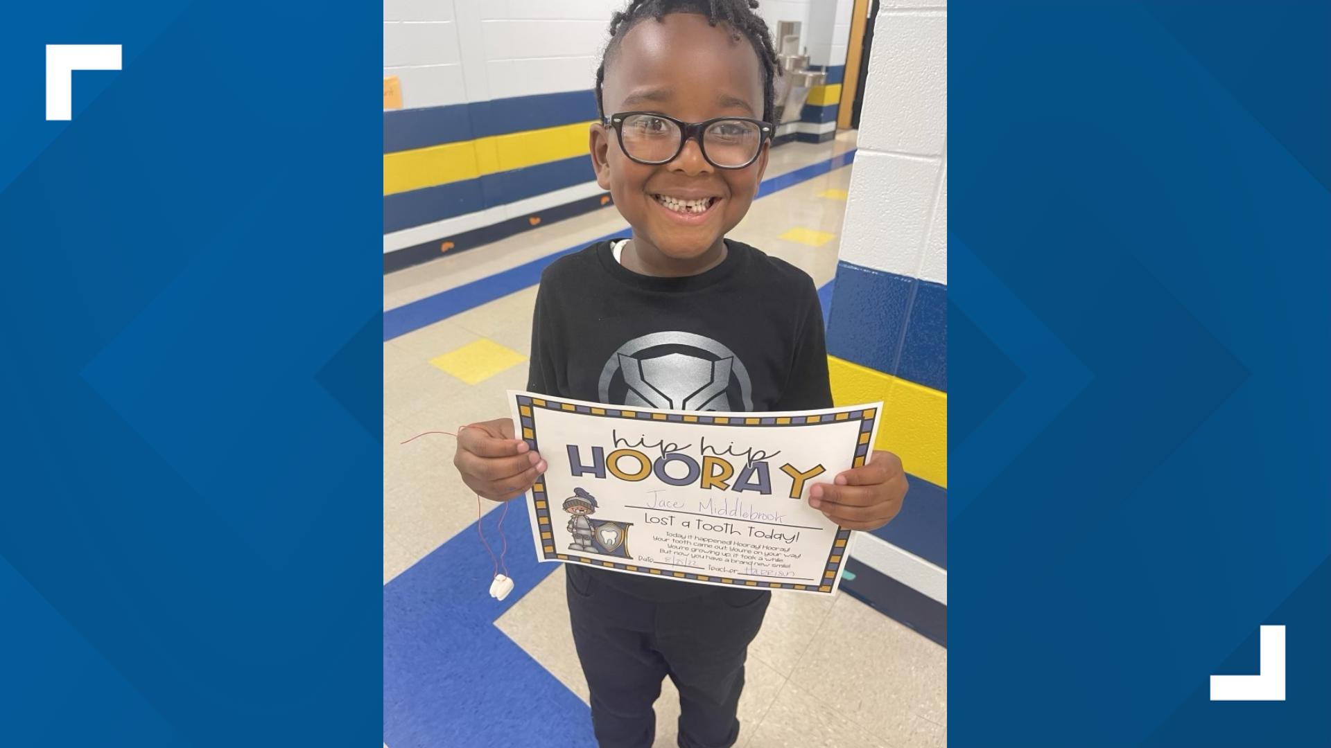 7-year-old Olive Branch student with blind eye excels in reading ...