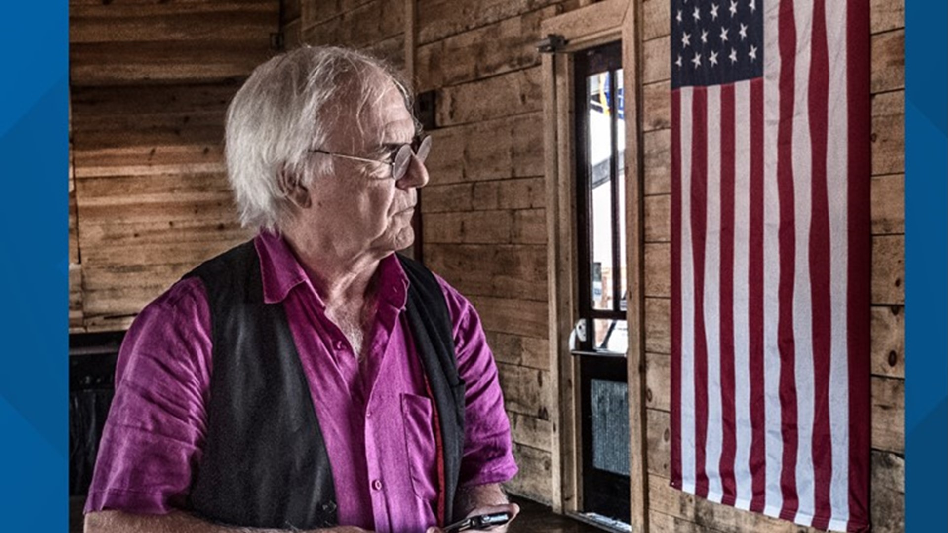 Singer-songwriter David Olney dies on stage during performance at ...