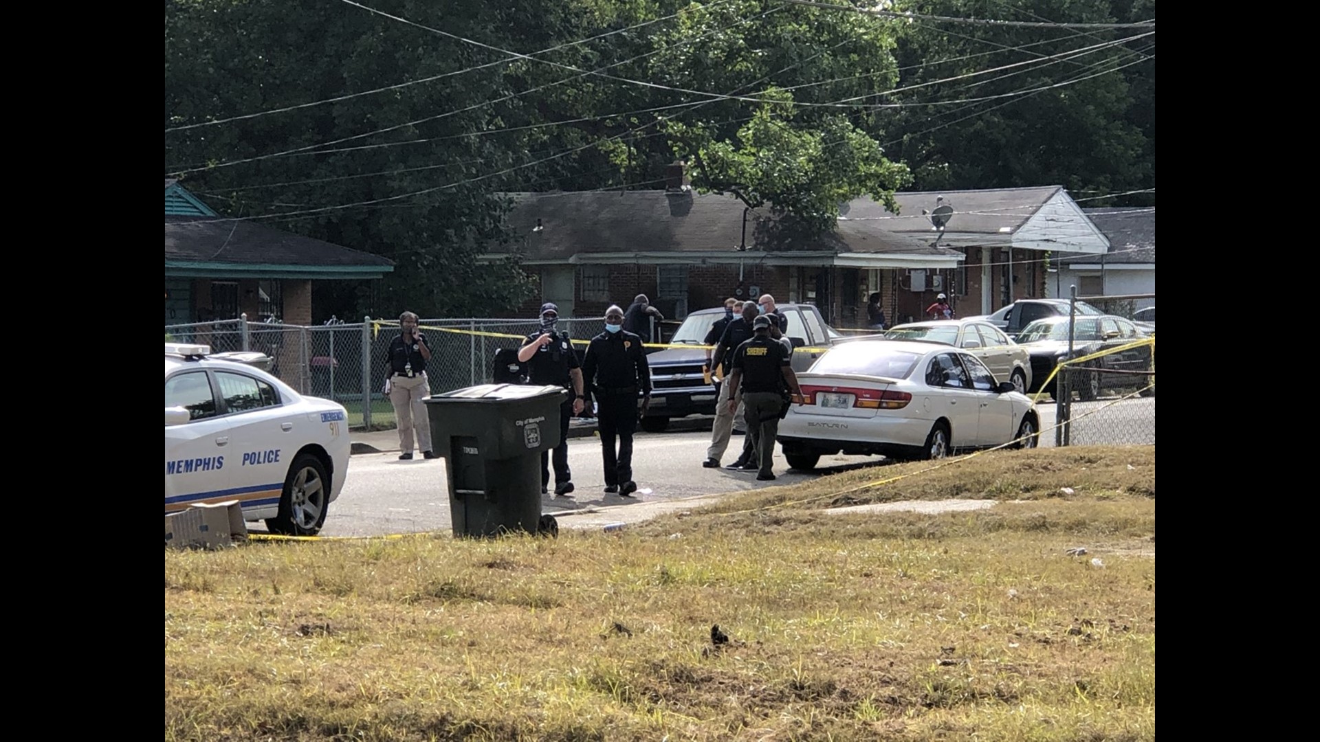 Police search for two suspects after man shot to death in north Memphis ...