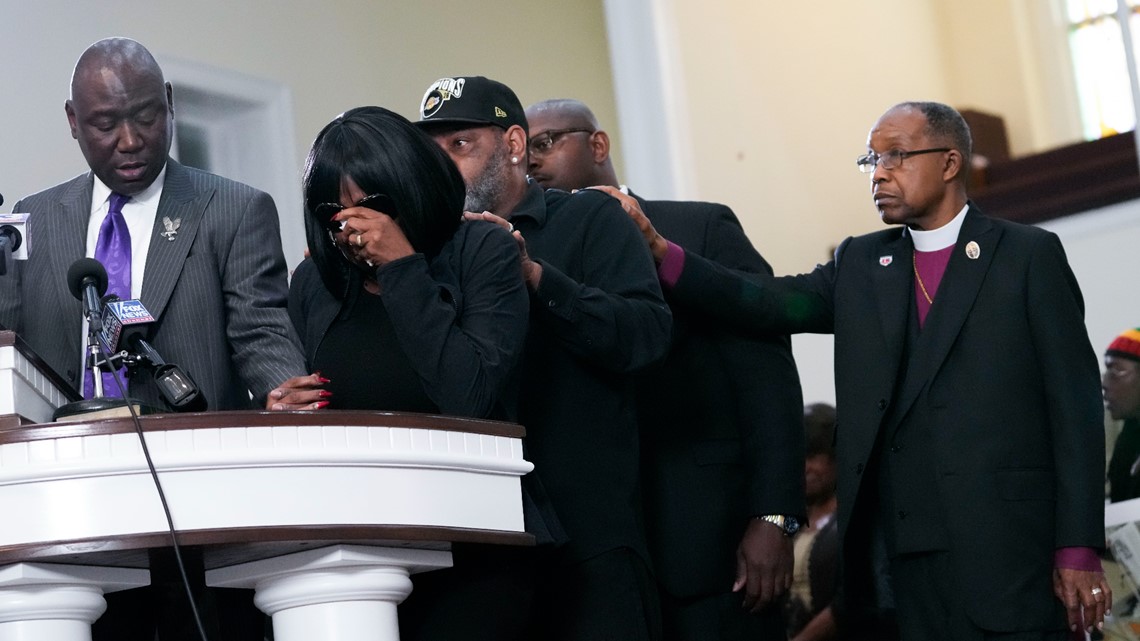 Tyre Nichols family views Memphis Police arrest video, speaks out ...