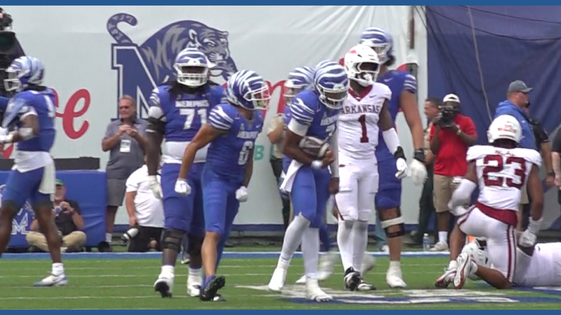 Memphis Tigers beat Arkansas Razorbacks 32-31 in home game ...