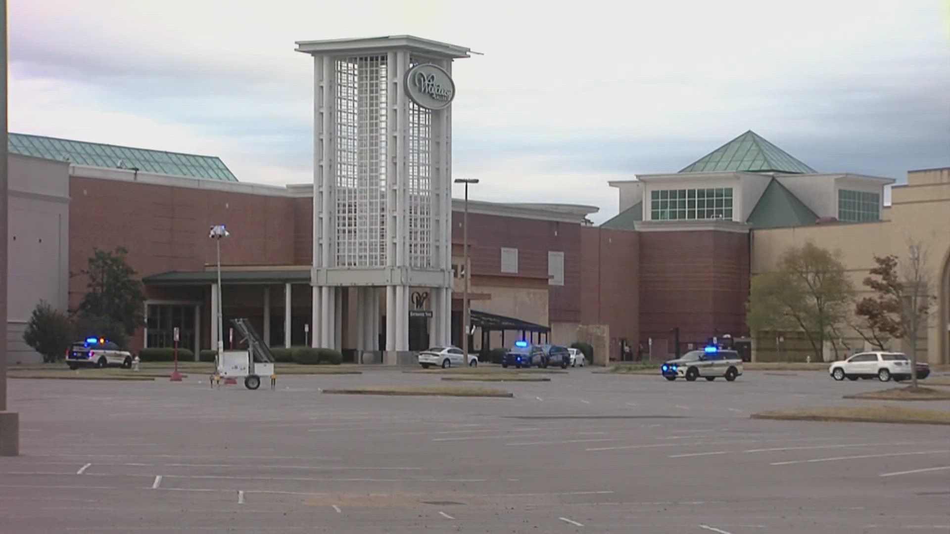 One dead after shooting inside Wolfchase Galleria | localmemphis.com