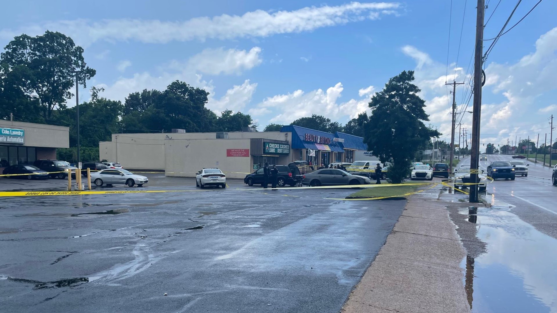 MPD investigating after dead woman found on Lamar Avenue | localmemphis.com