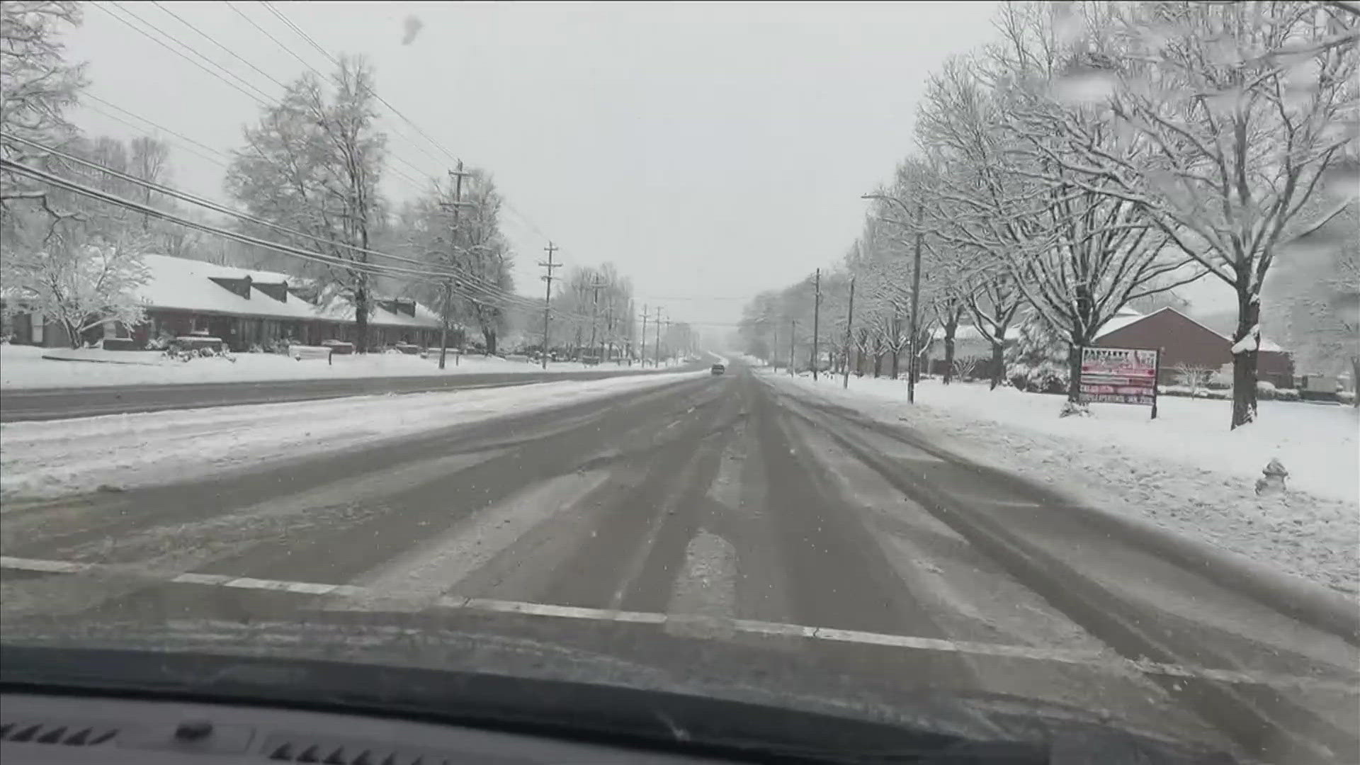 ABC24 reporter surveys Memphis roads amid snow storm | localmemphis.com