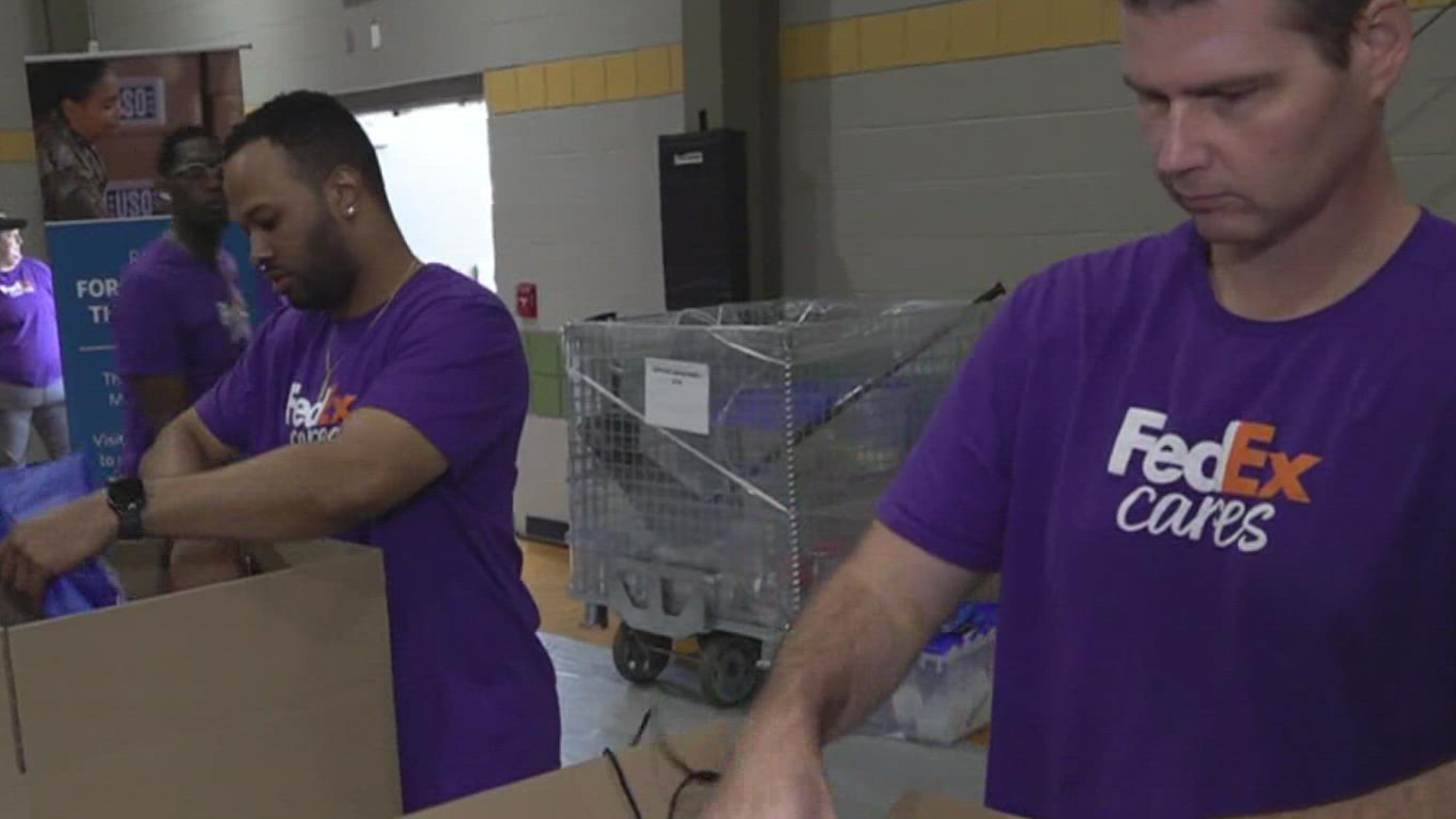 FedEx donates gift packages for military members | localmemphis.com