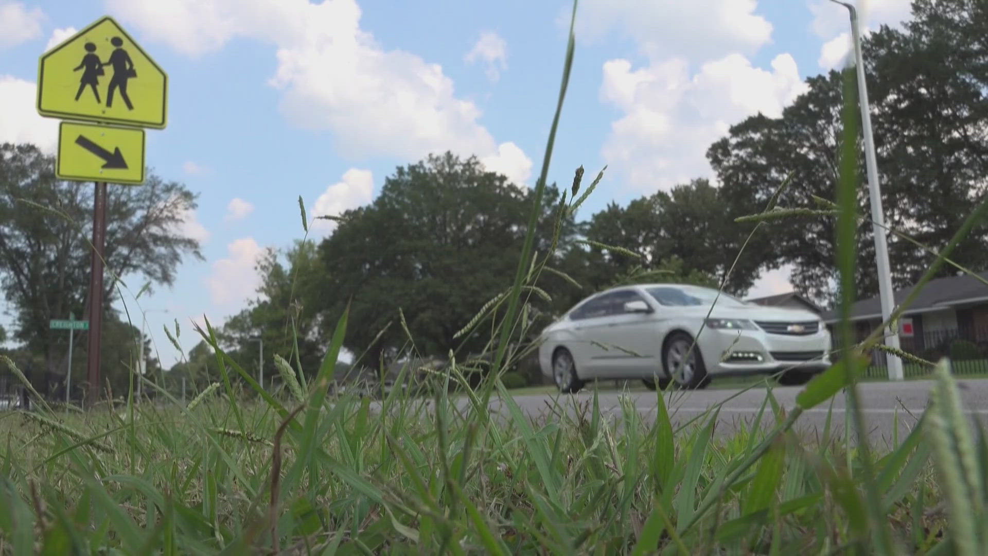 Memphis parents push for crossing guard near school | localmemphis.com
