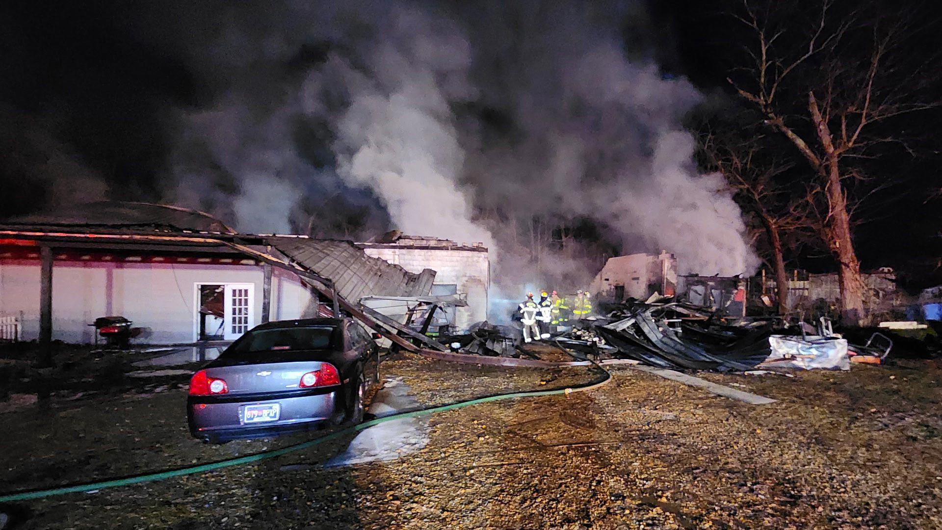 Firefighter trapped under debris during Covington, TN house fire ...