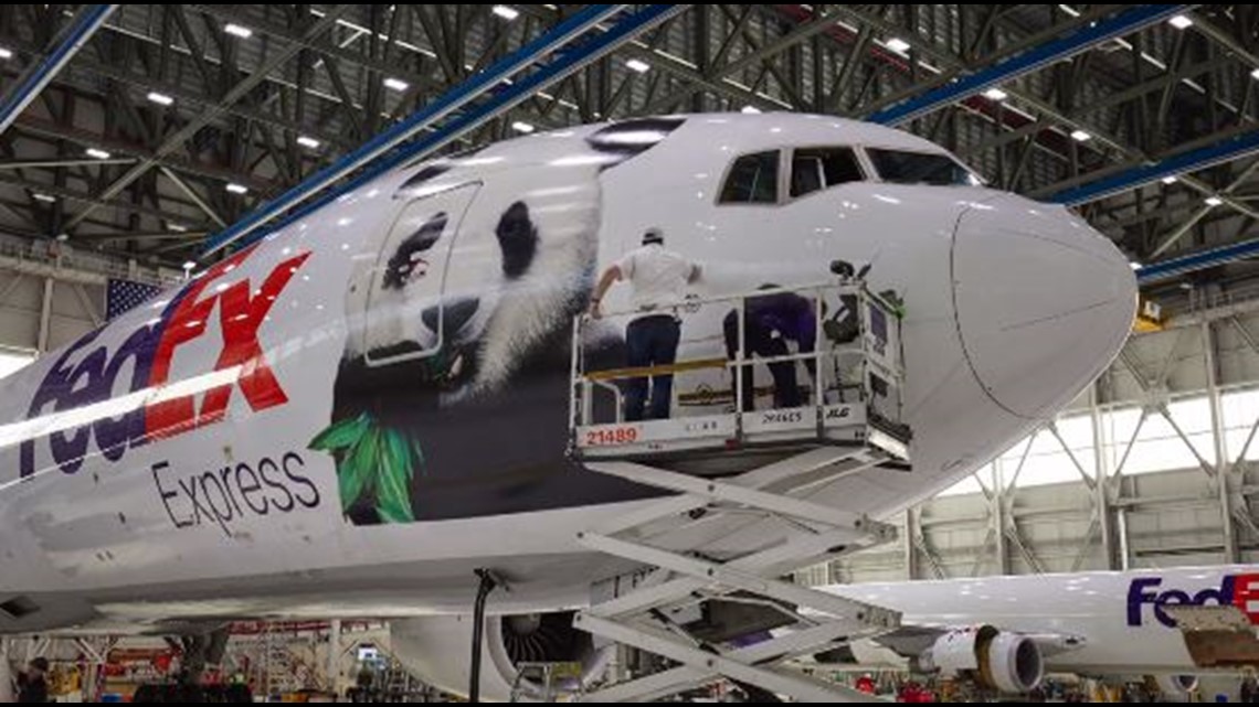 FedEx Transports Giant Panda Bao Bao From National Zoo To China ...