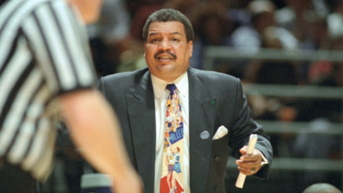 University of Memphis Tigers honor Larry Finch | localmemphis.com