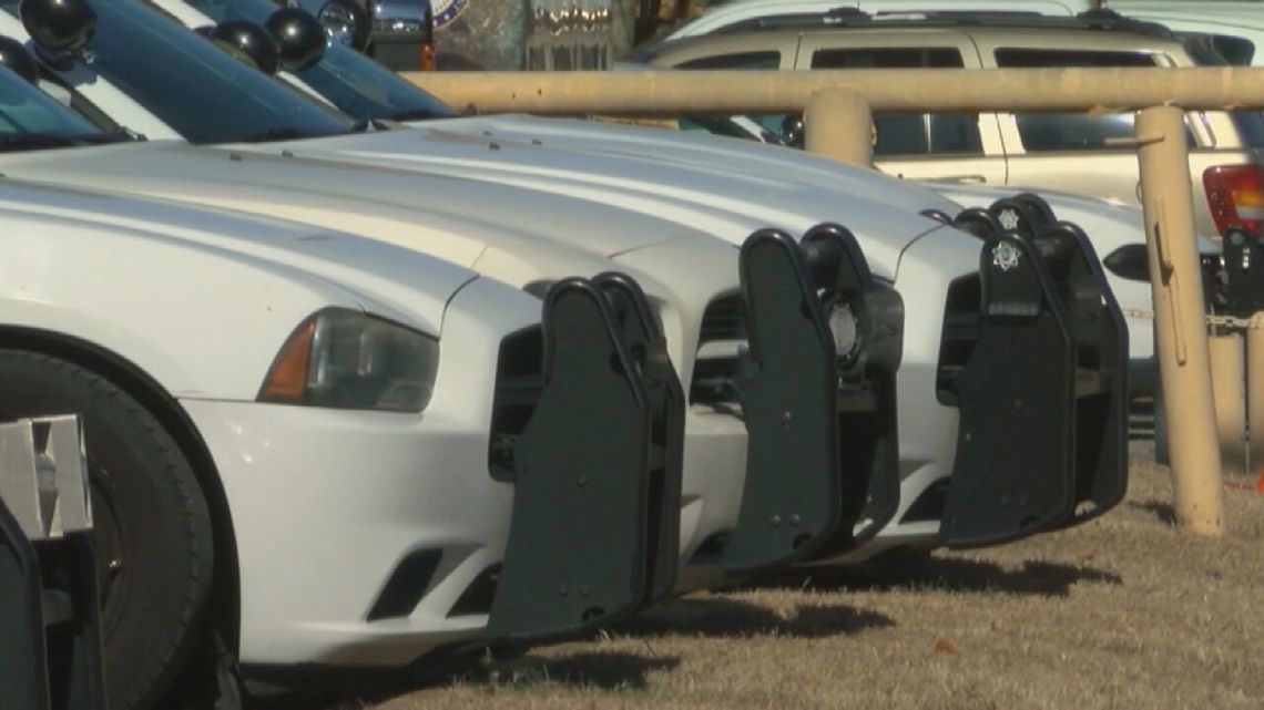 Unmarked federal vehicles raise concerns for many Memphians ...