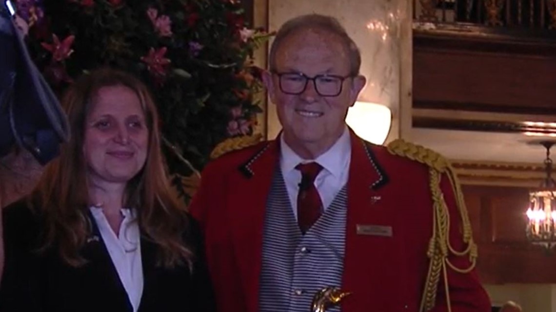 British Consul General visits Memphis, sees Peabody ducks ...