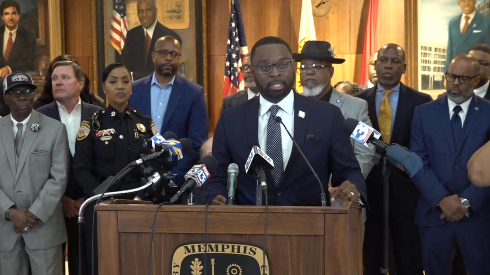 Memphis Mayor Paul Young discusses National Guard deployment ...