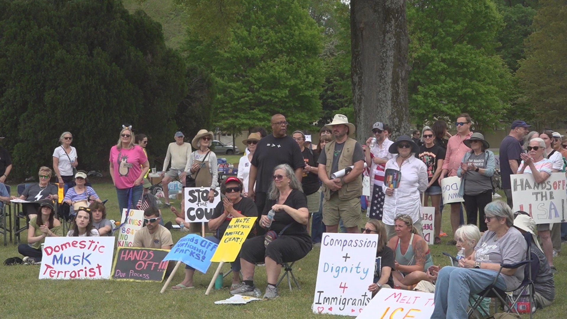 Memphis protests Musk's agenda at Day of Service | localmemphis.com