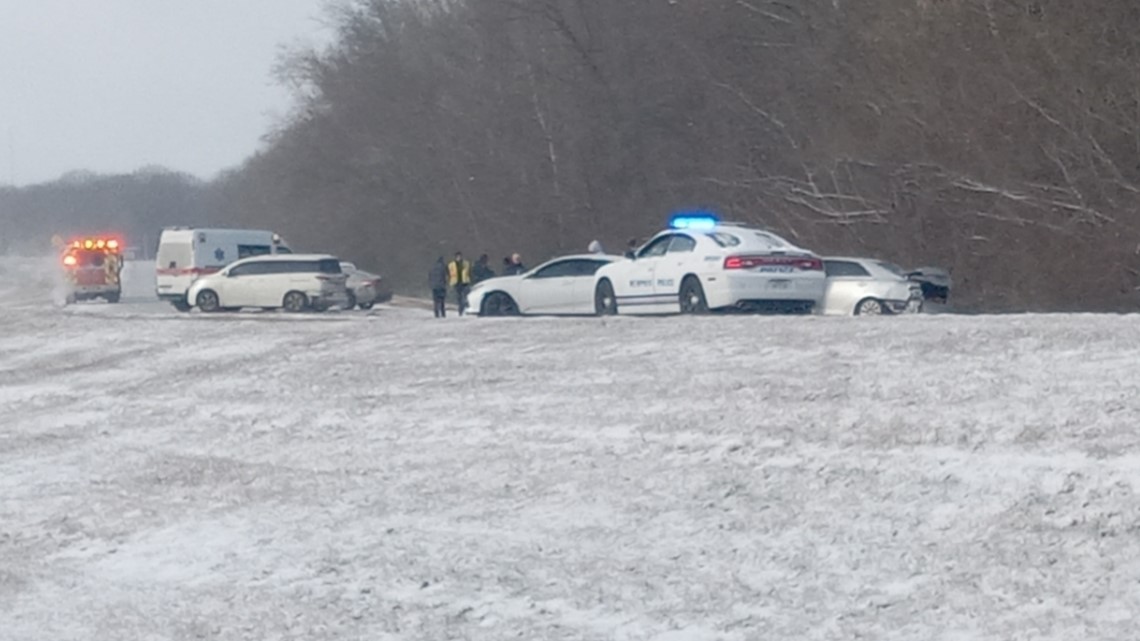 6-car pileup on Austin Peay involving MPD car, ambulance | localmemphis.com