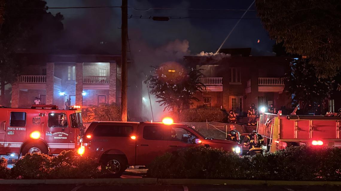 Memphis firefighters battle Midtown apartment fire | localmemphis.com