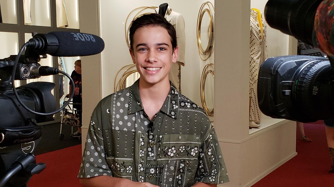 'It's fun': Actor who plays young Elvis tours Graceland | localmemphis.com