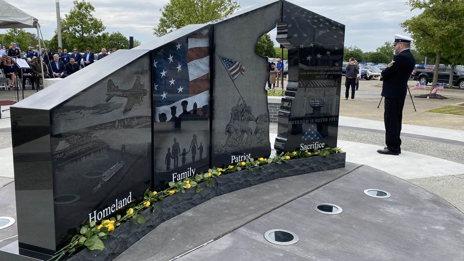 Memphis unveils monument to honor Gold Star Families | localmemphis.com