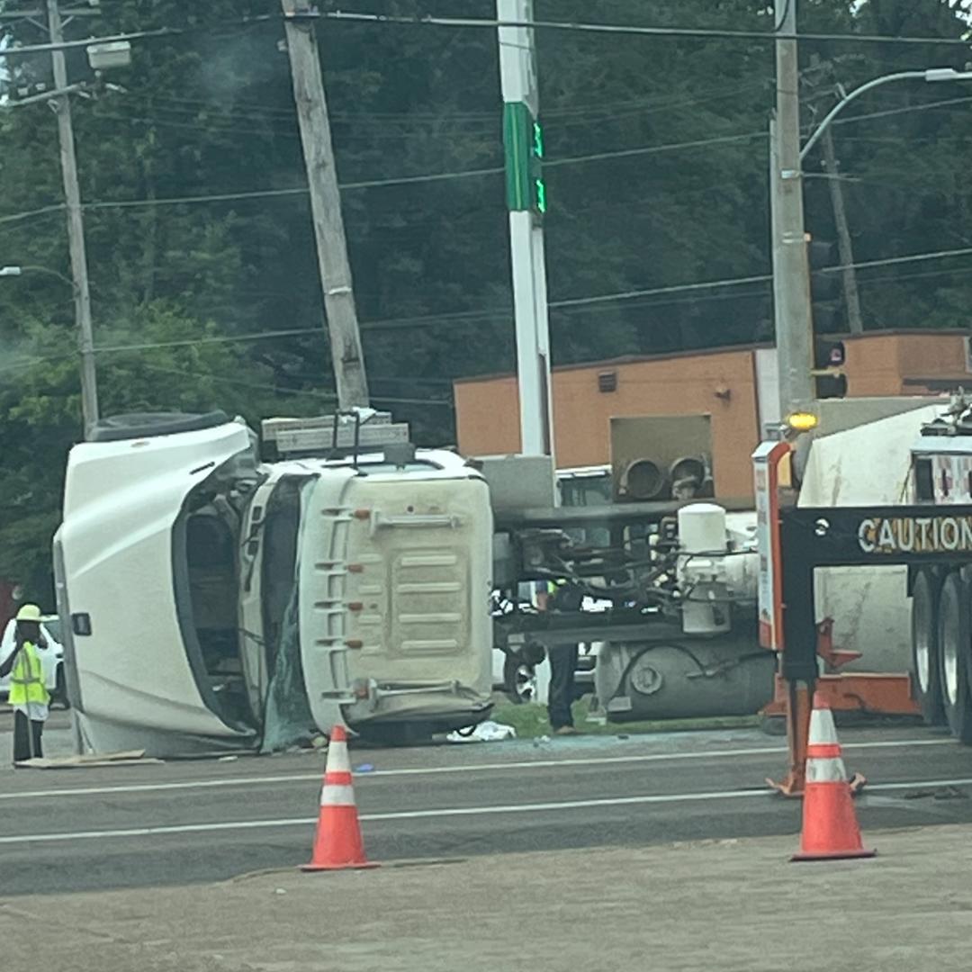 Semi-truck overturns on Lamar and Bellevue | localmemphis.com