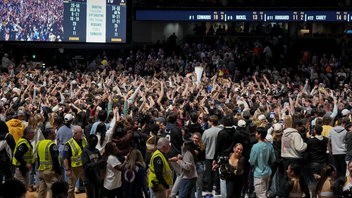 Vanderbilt fined $250,000 by SEC for allowing fans to storm court after ...