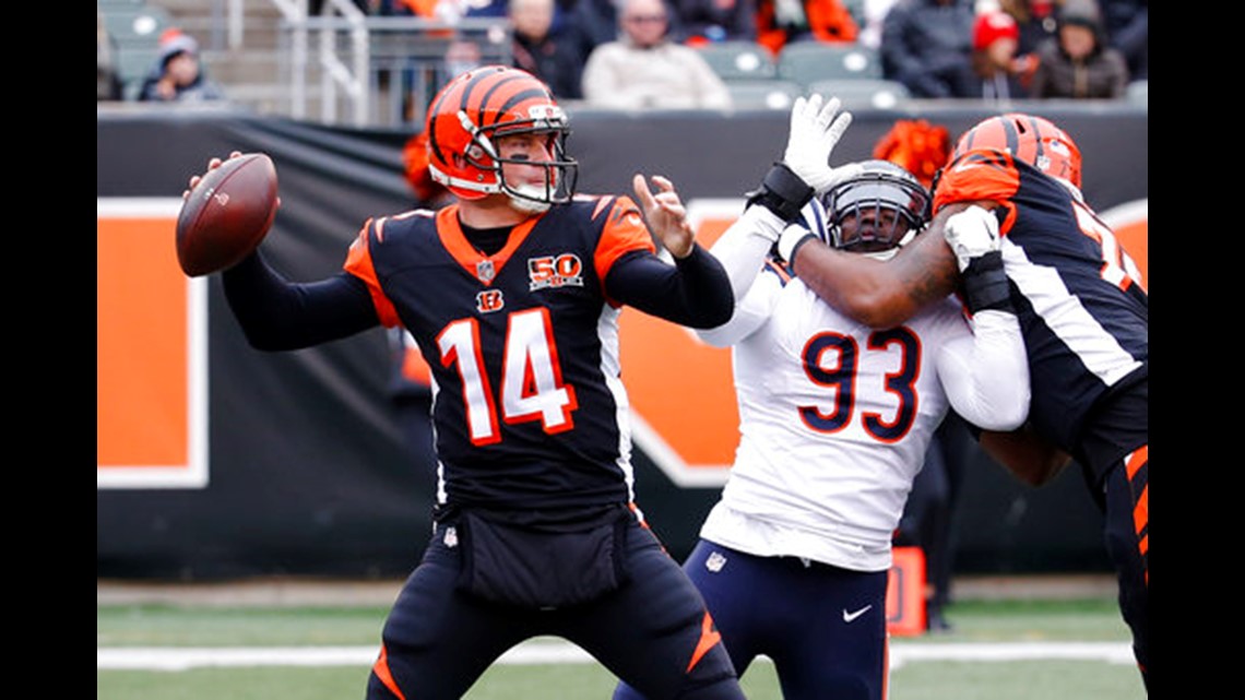 Hapless Bengals fall to Bears, 33-7 | 10tv.com