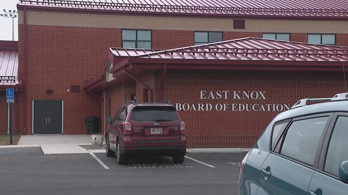 East Knox Local Schools under fire for prayer at board meetings | 10tv.com