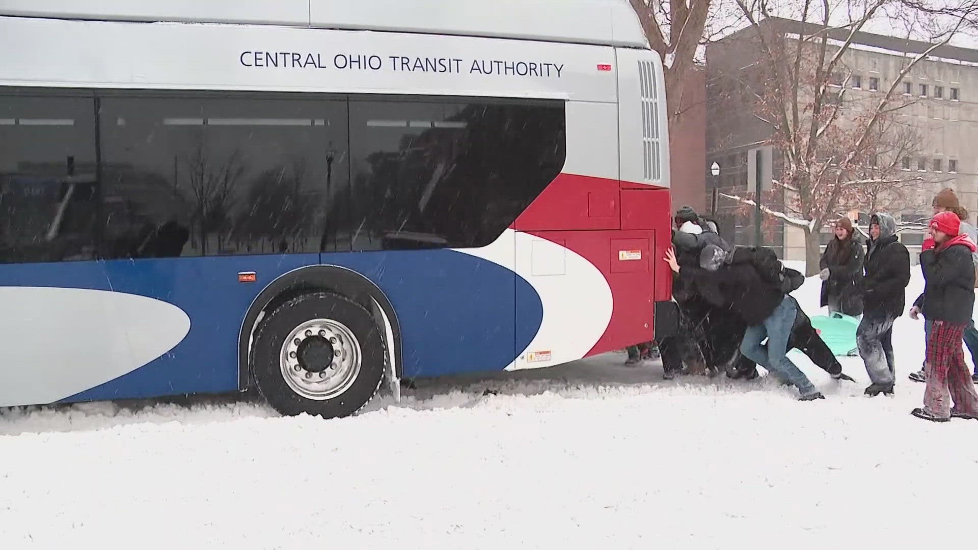 Ohio State students take advantage of the snowy weather | 10tv.com