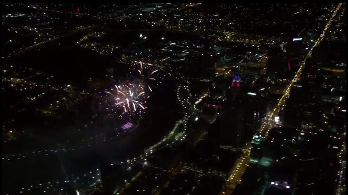 400,000 people pack downtown to watch Ohio's largest fireworks show ...