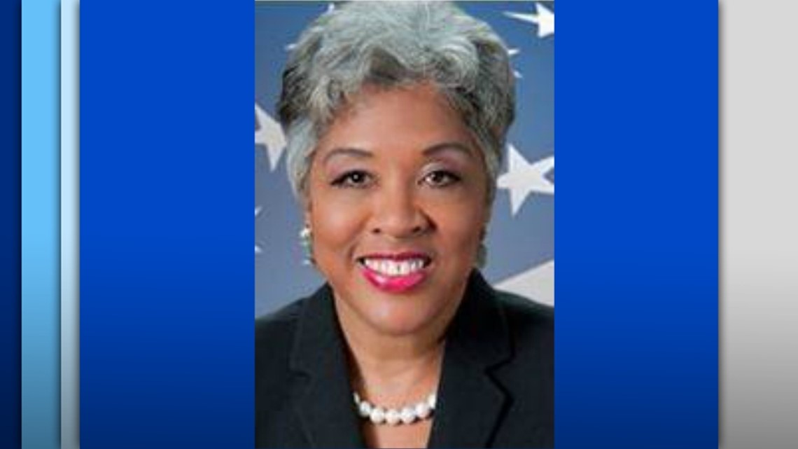Congresswoman Joyce Beatty shares what it's like working in a male ...