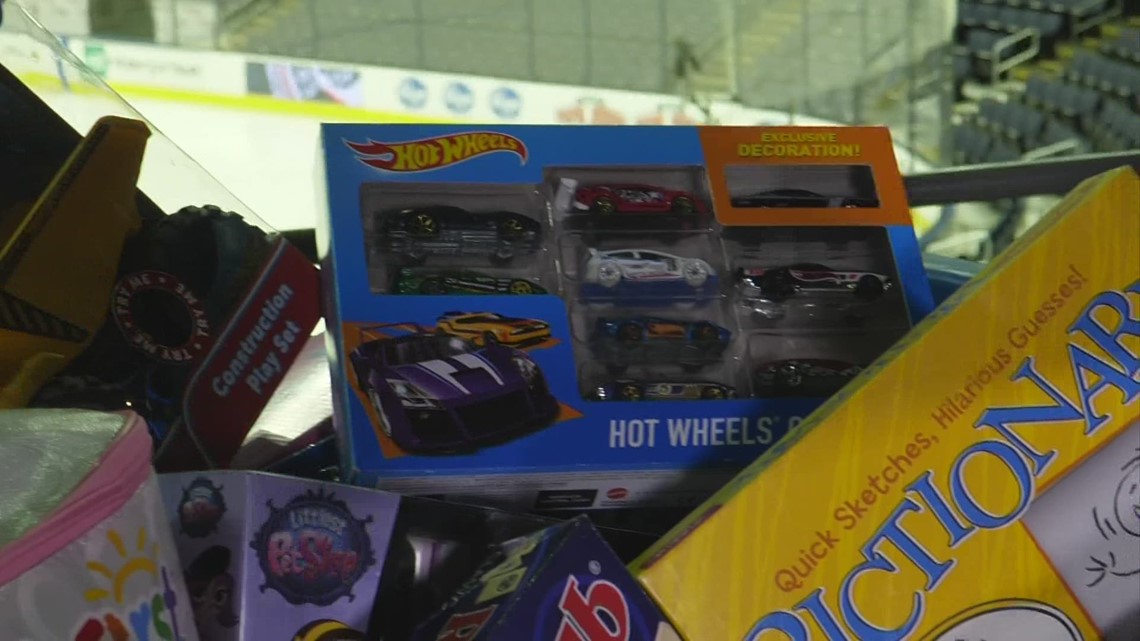 10TV Toy Drive brings in more than 8,000 gifts | 10tv.com