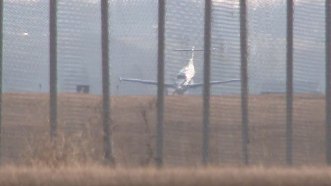 Plane's propeller hits runway during emergency landing at Columbus ...
