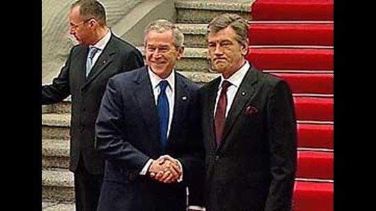 Bush, Visiting Ukraine, Offers Help Joining NATO | 10tv.com