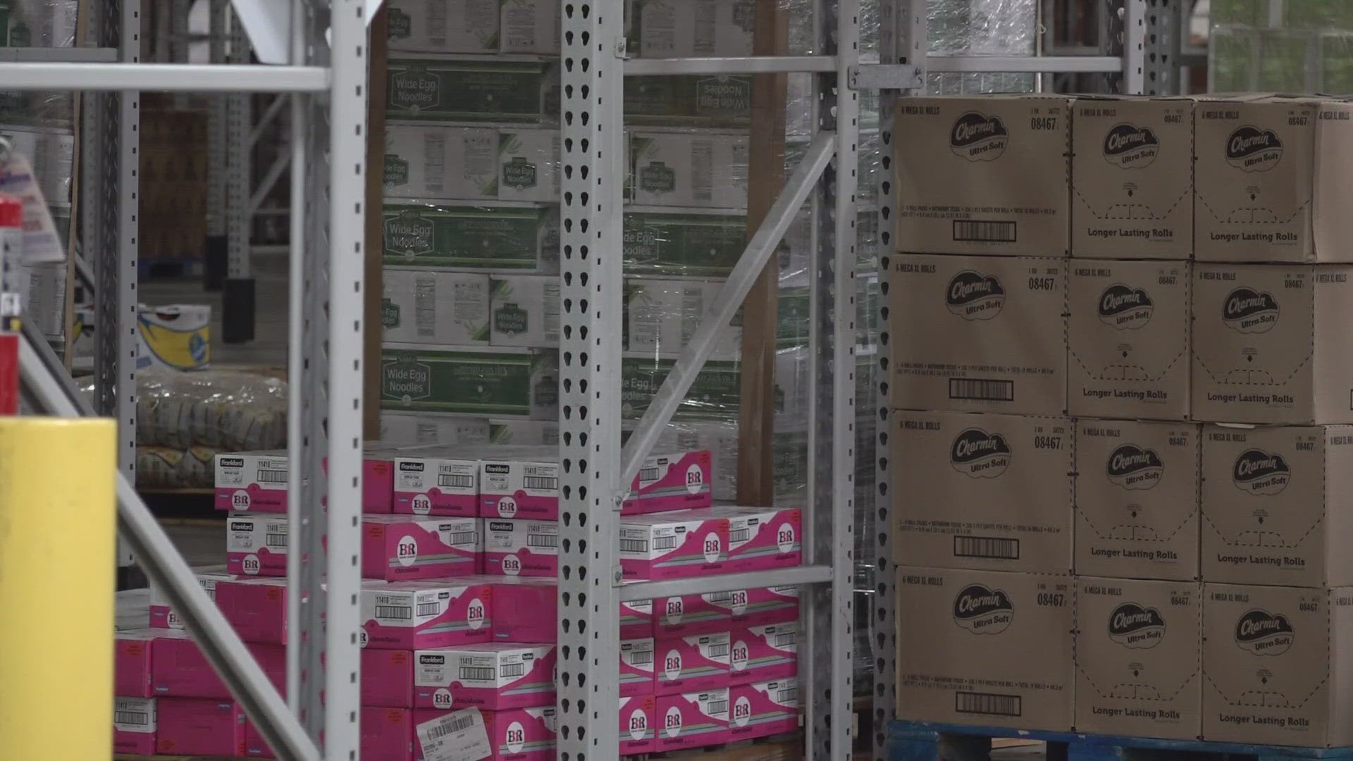 Mid-Ohio Food Collective faces funding cuts amid high demand | 10tv.com