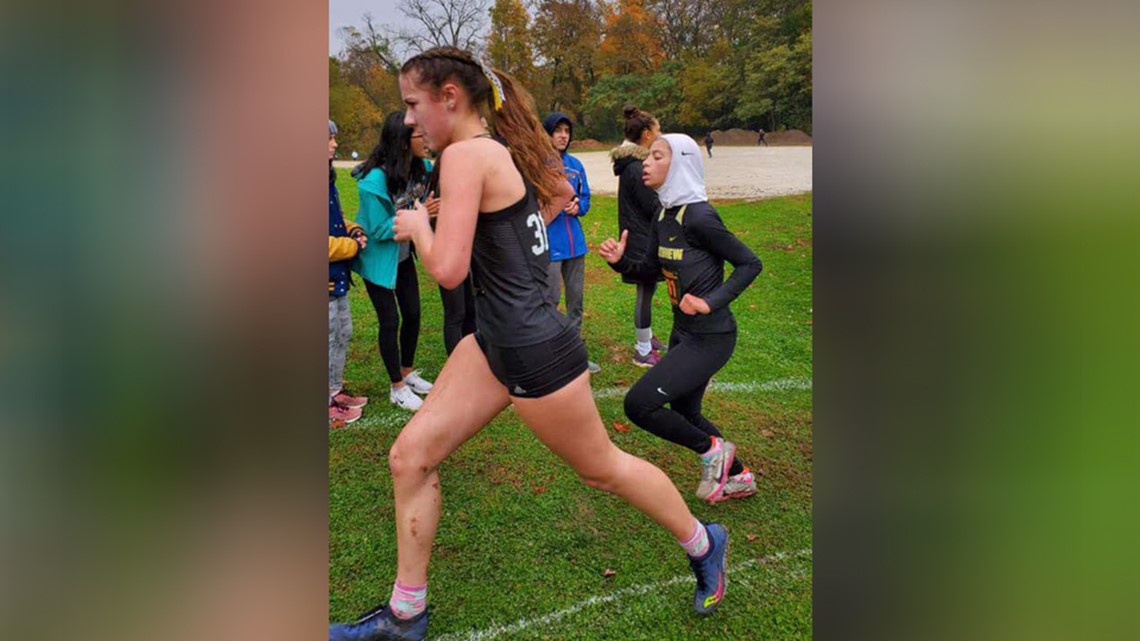 Ohio high school runner disqualified over her hijab posts personal best ...