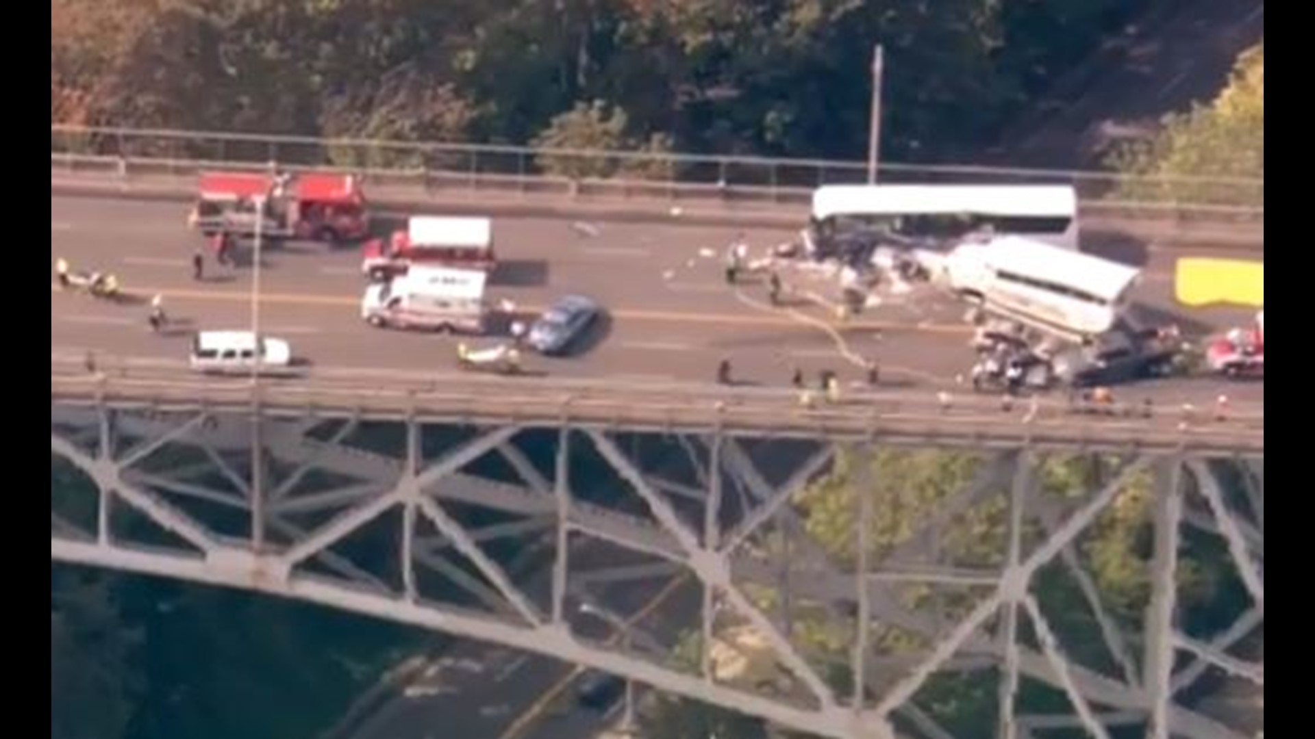 Buses Collide On Seattle Bridge, Killing 4, Injuring Dozens | 10tv.com