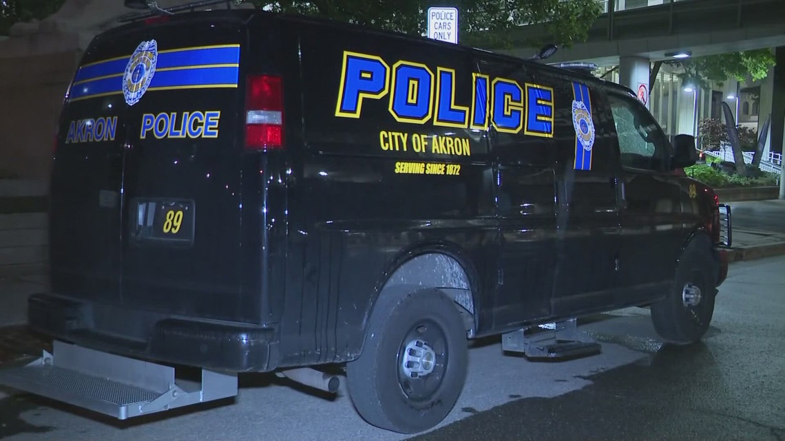 Akron shooting: 1 killed and 24 injured, police say | 10tv.com