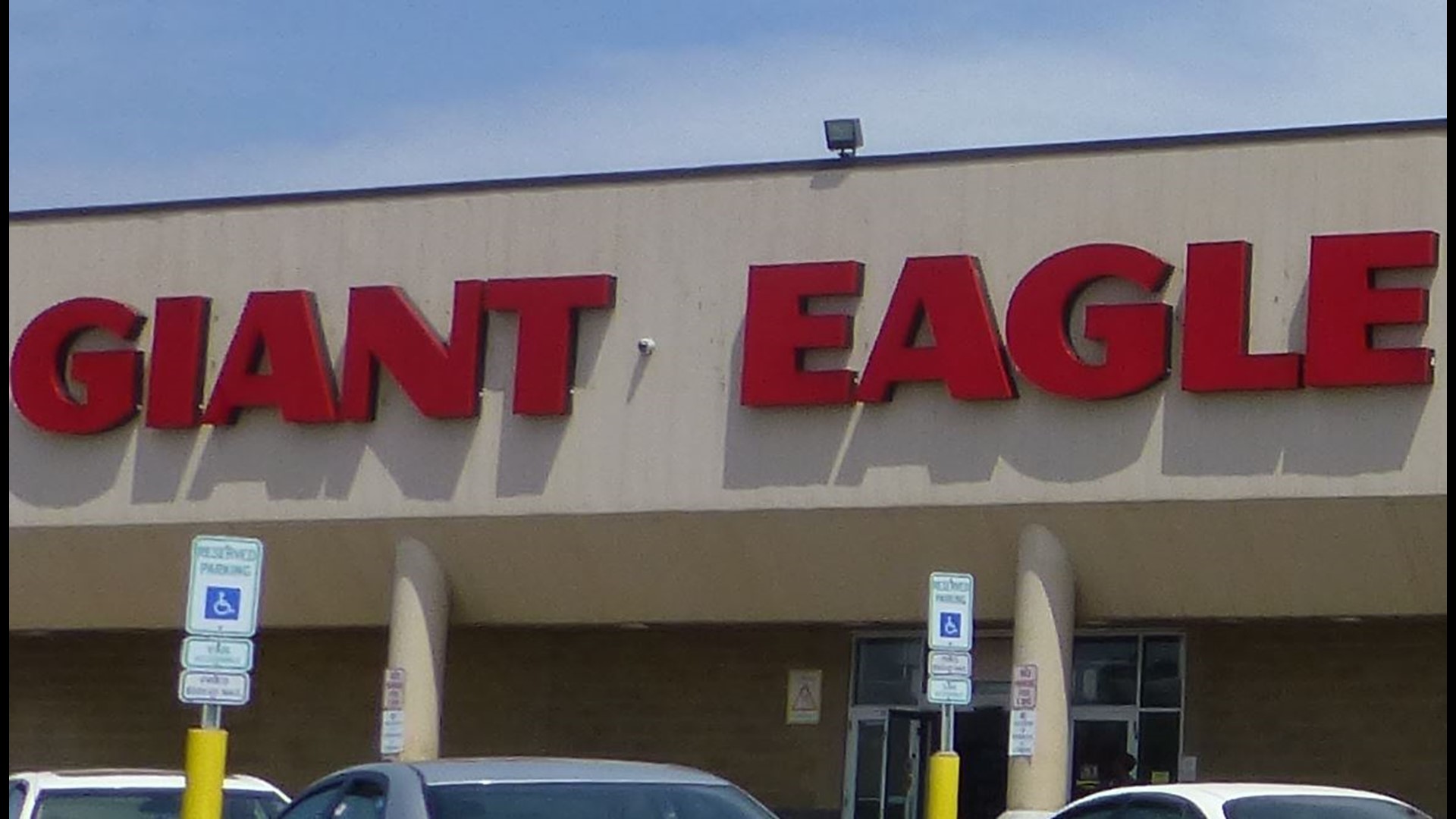 Ohio Giant Eagle employee charged with eating $9,200 worth of deli meat ...