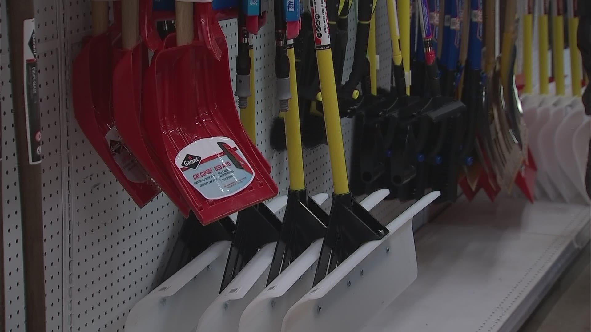 Columbus hardware stores limited on snow supplies | 10tv.com