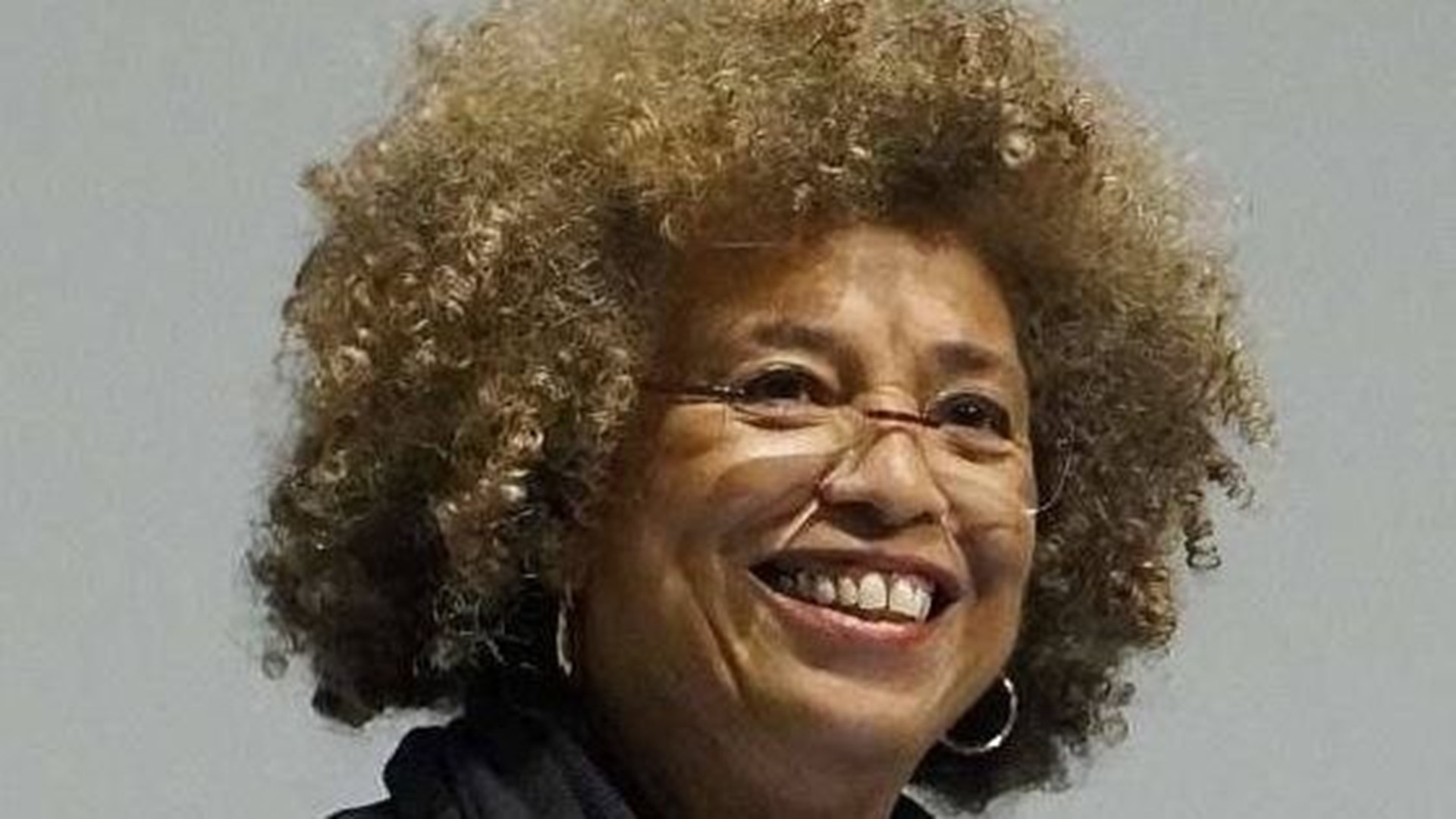 Alabama civil rights institute rescinds Angela Davis honor | 10tv.com