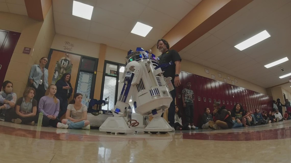 Man uses Star Wars, R2-D2 to discuss bullying with students | 10tv.com