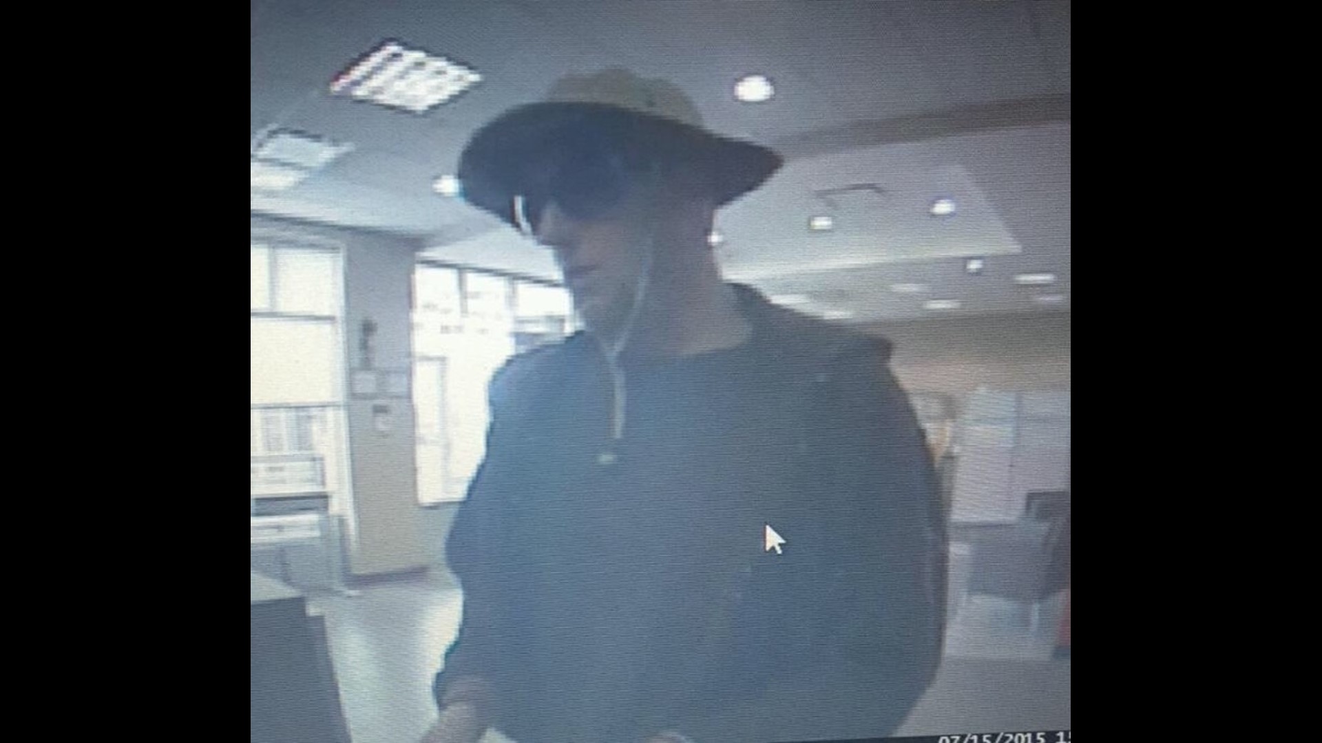 Police Searching For Lewis Center Bank Robbery Suspect | 10tv.com