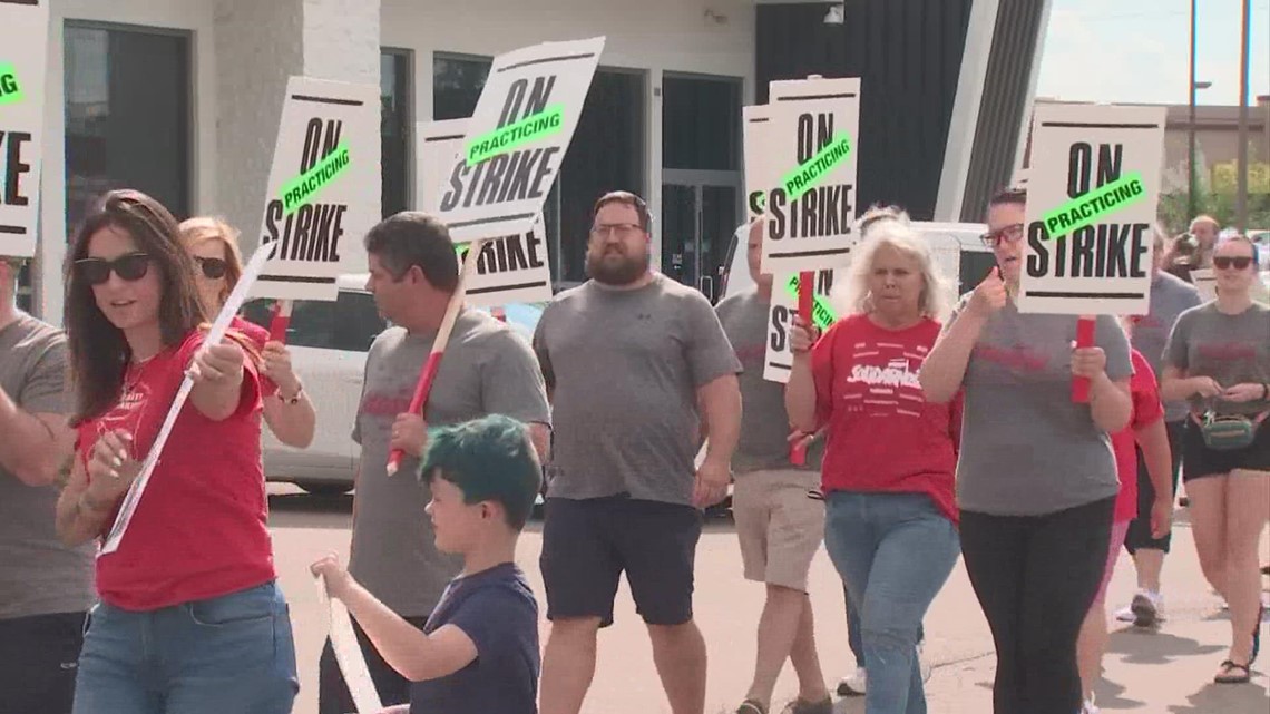 No deal reached between Columbus school board, union | 10tv.com