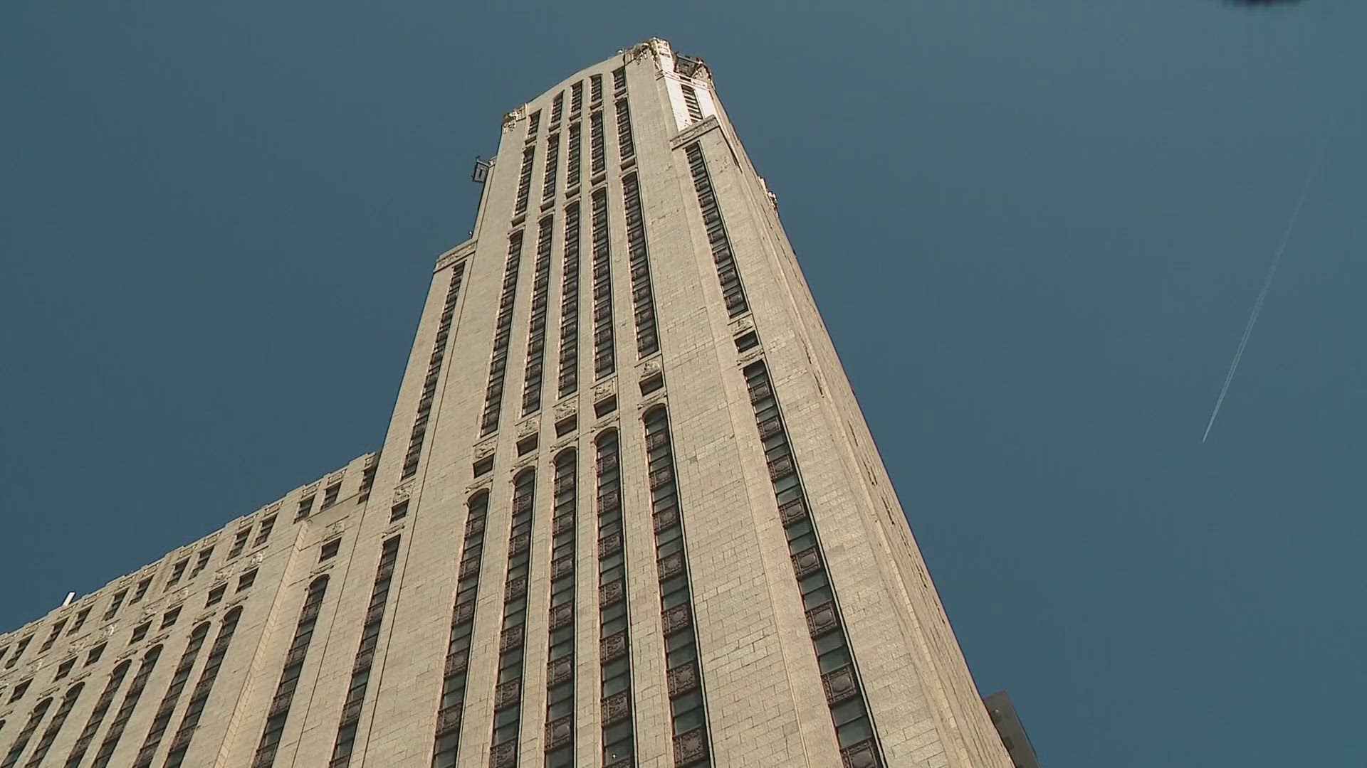 Columbus' LeVeque Tower condos reach high demand | 10tv.com